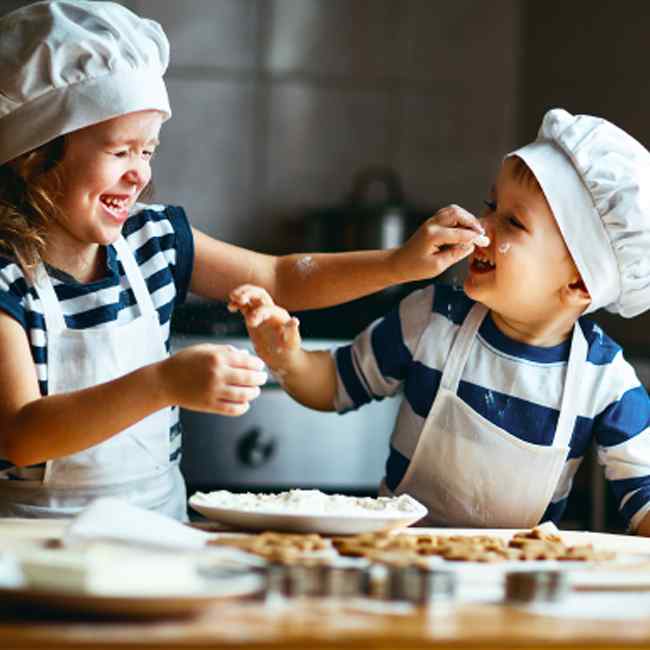 MMM Purple Apron – Not Your typical bakers.